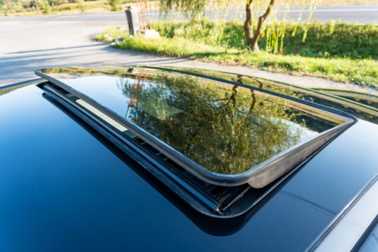 What is the Difference Between a Sunroof and a Moonroof?