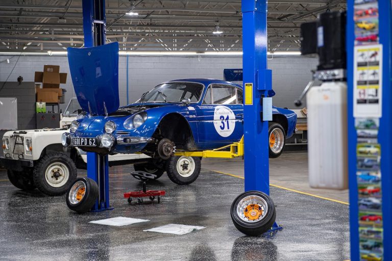 Service - Car Cave USA